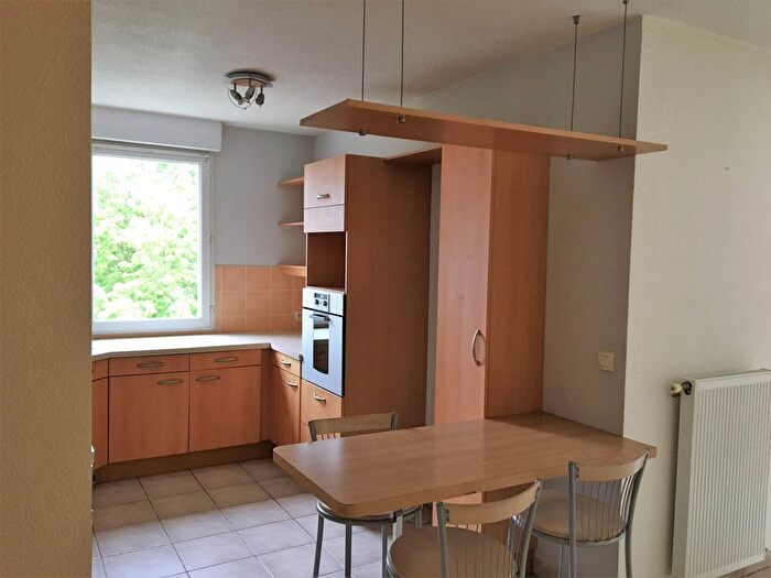 Appartement à louer - Saint-Pantaléon-de-Larche - 3 pièces - 2 chambres
