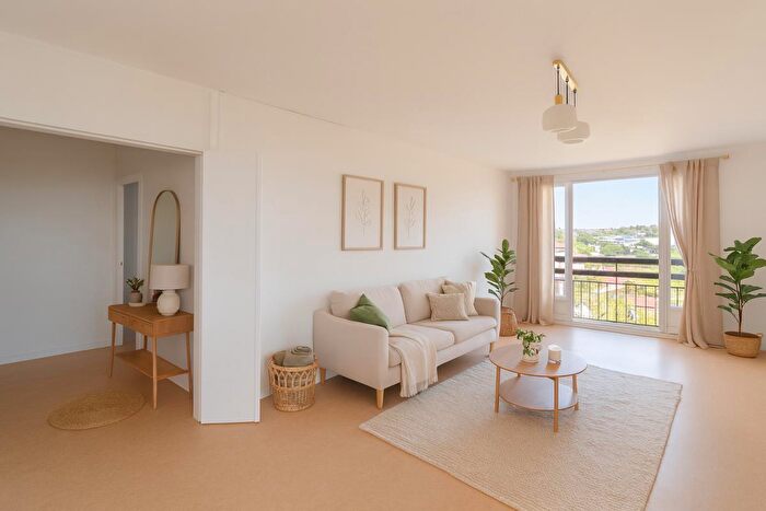 Appartement à vendre - Saint-Ouen-lAumône, Centre-ville, Prairie - 4 pièces - 2 chambres