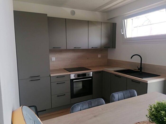 Appartement 3 pièces à Centre, Champagne-au-Mont-dOr, à louer