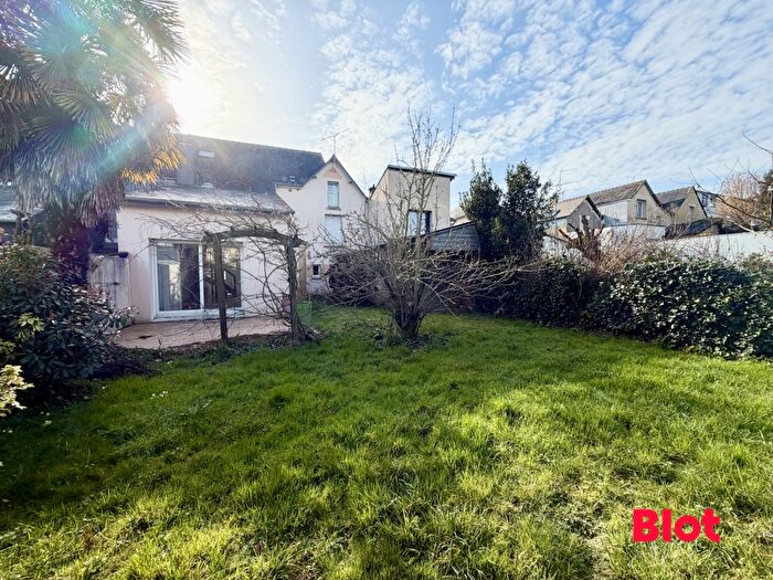 Maison à vendre - Quartiers Nord-Ouest, Saint-Martin - 6 pièces - 4 chambres