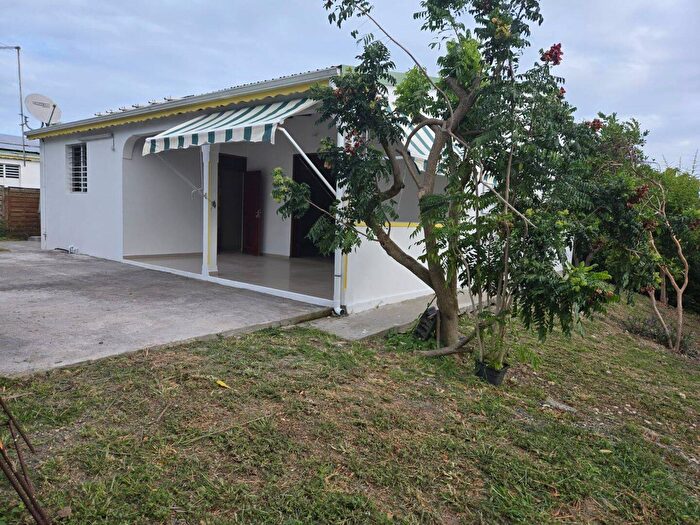 Maison à louer - Le Moule - 5 pièces - 3 chambres