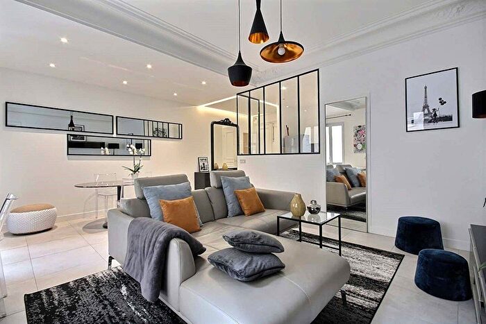 Appartement à louer - Triangle dOr, Paris ème arrondissement - 2 pièces - 2 chambres