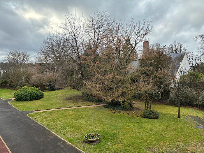 Appartement à louer - Saint-Cloud, Pasteur, Magenta - 4 pièces - 3 chambres