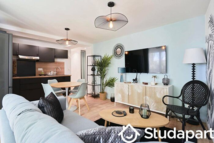 Appartement à louer - Centre Ville, Reims - 1 pièce - 1 chambre