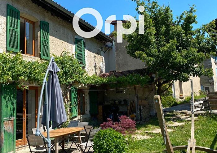 Saint-Étienne-de-Crossey : Maison 6 pièces à louer