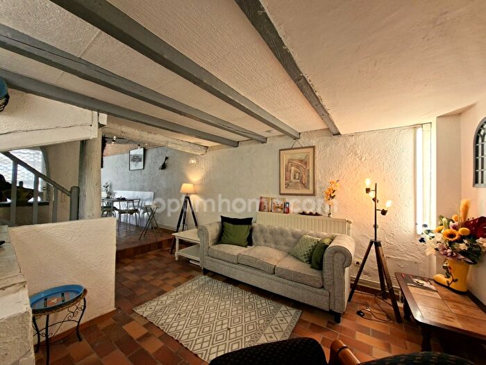 Digne-les-Bains, Centre-ville, Bourg : Appartement 4 pièces à vendre