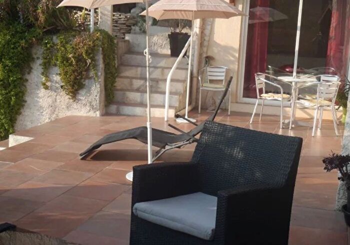 Appartement à louer - LEscarène - 2 pièces - 1 chambre