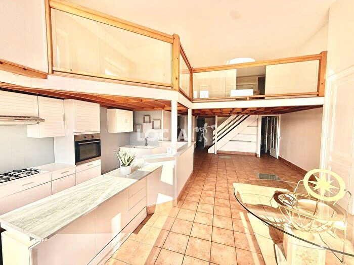 Appartement à louer - Caluire-et-Cuire - 4 pièces - 3 chambres