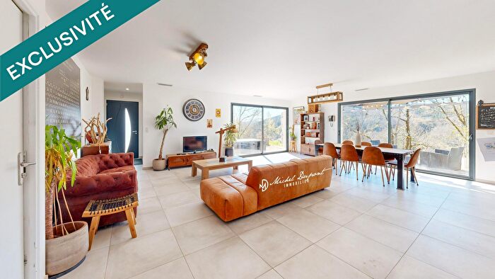 Le Bugue : Maison 8 pièces à vendre