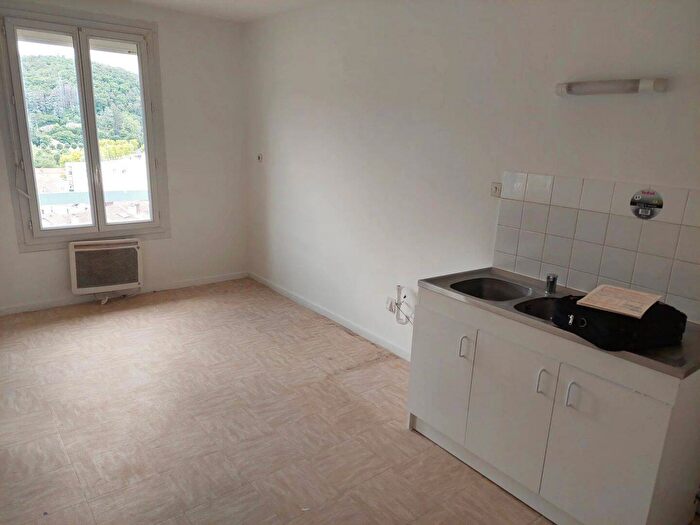 Appartement 3 pièces à Sud Est, Unieux, à louer