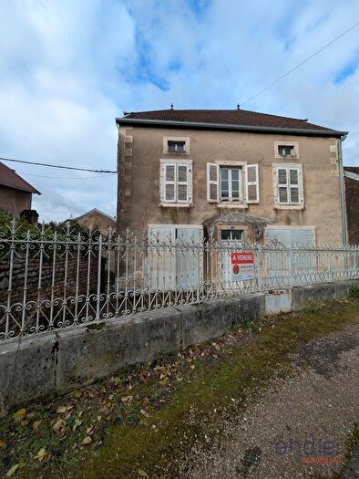 Maison à vendre - Bucey-lès-Gy - 9 pièces - 4 chambres