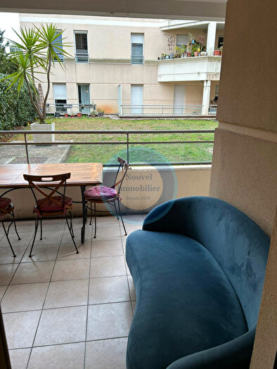 Appartement à louer - Vallauris, Centre-ville - 3 pièces - 2 chambres