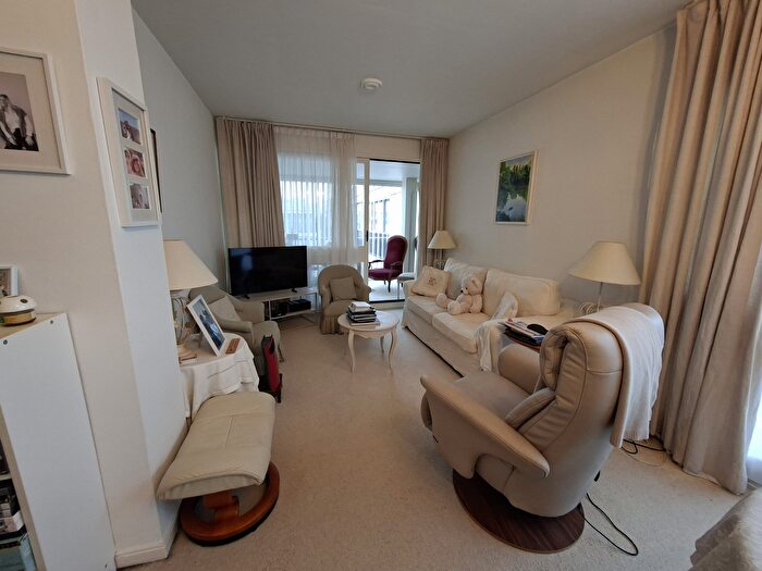 Appartement à vendre - Fontenay-le-Fleury - 2 pièces - 1 chambre