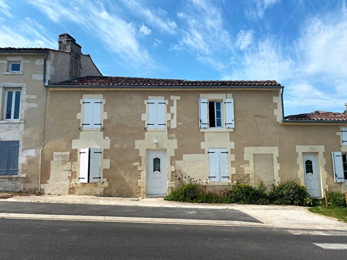 Bourg-Charente - Maison 3 pièces à louer