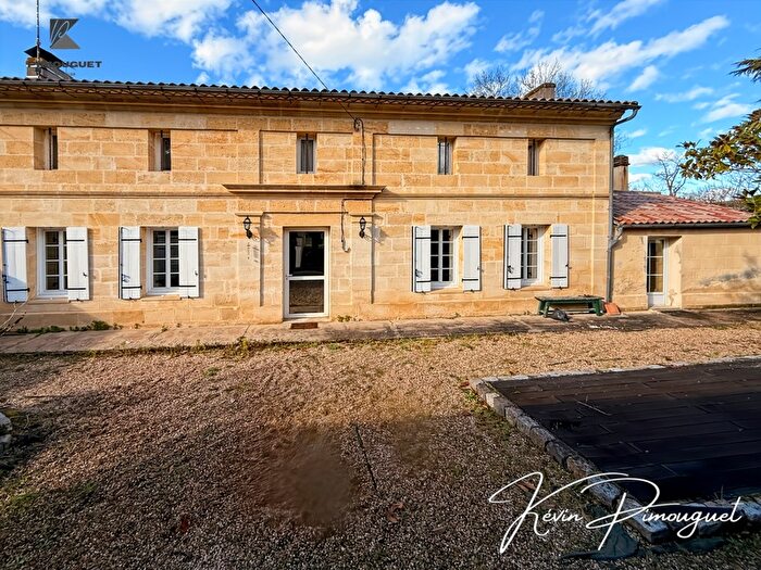 Maison à vendre - Saint-Denis-de-Pile - 7 pièces - 3 chambres