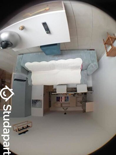 Appartement à louer - Du Guesclin, Béziers - 1 pièce - 1 chambre