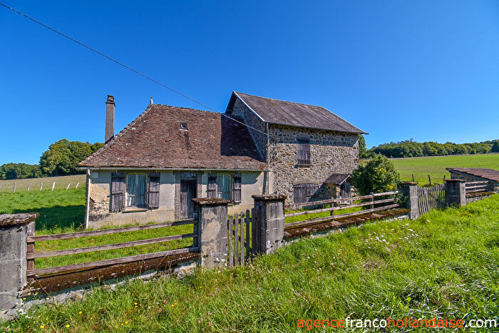 Maison à vendre - Saint-Germain-les-Belles - 2 pièces - 1 chambre