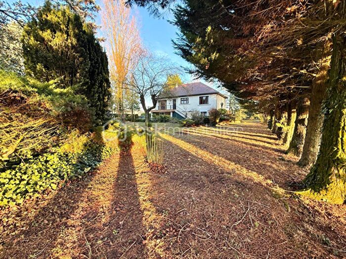 Maison à vendre - Crécy-la-Chapelle - 5 pièces - 3 chambres