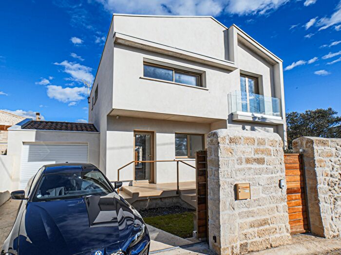 Maison à vendre - Lunel-Viel - 5 pièces - 4 chambres