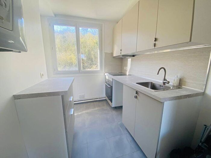 Appartement à louer - Haut du Domaine de la Vallée, Mantes-la-Ville - 3 pièces - 2 chambres