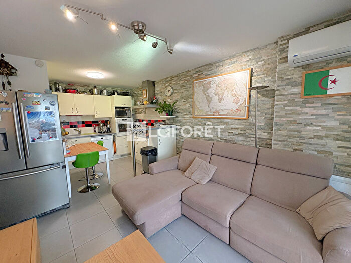 Appartement à vendre - Grigny - 2 pièces - 1 chambre