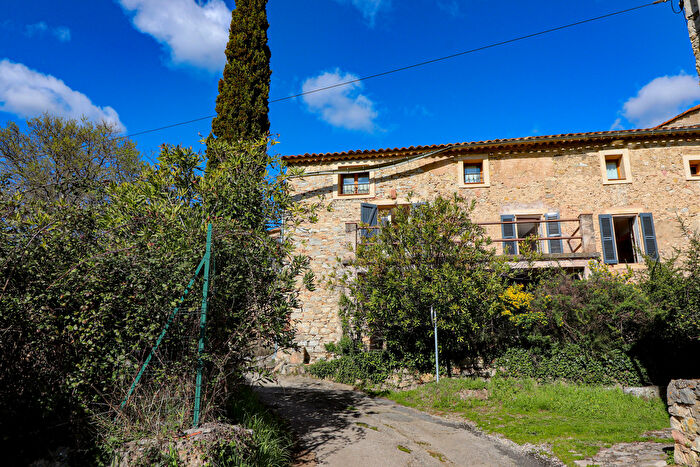 Maison à vendre - Flayosc - 8 pièces - 6 chambres