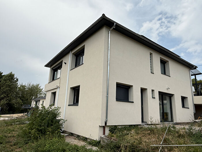 Le Vernet : Maison 9 pièces à vendre
