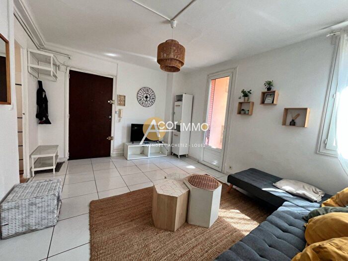Saint Roch, Toulon - Appartement 4 pièces à louer