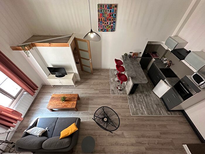 Appartement à louer - Nîmes, Gambetta - 3 pièces - 1 chambre