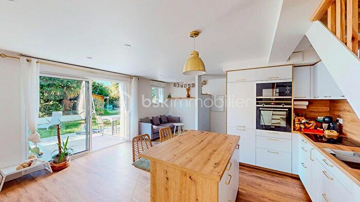 Appartement à vendre - Cambo-les-Bains - 3 pièces - 2 chambres