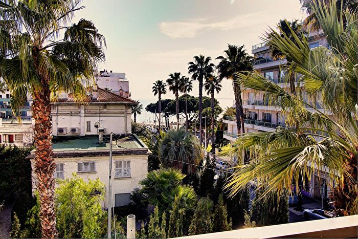 Appartement à vendre - Antibes, Juan-les-Pins, Le Cap - 2 pièces - 1 chambre