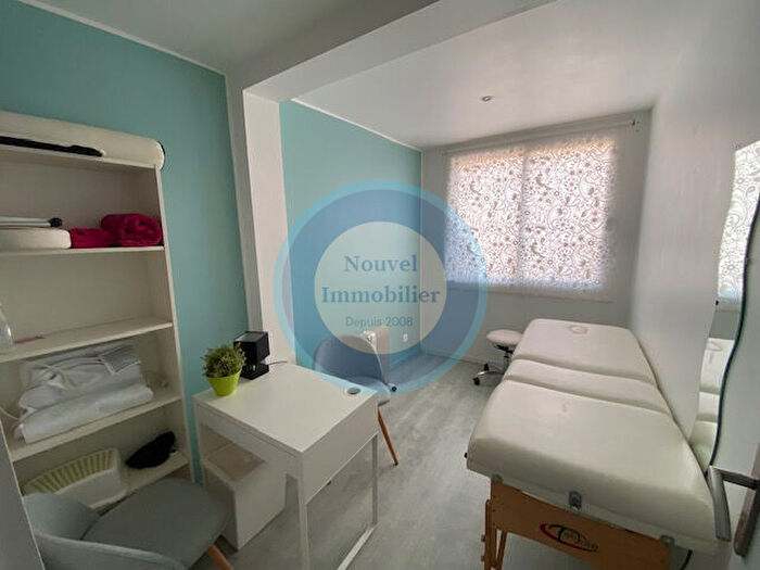 Maison à vendre - Vallauris, Centre-ville - 6 pièces - 4 chambres