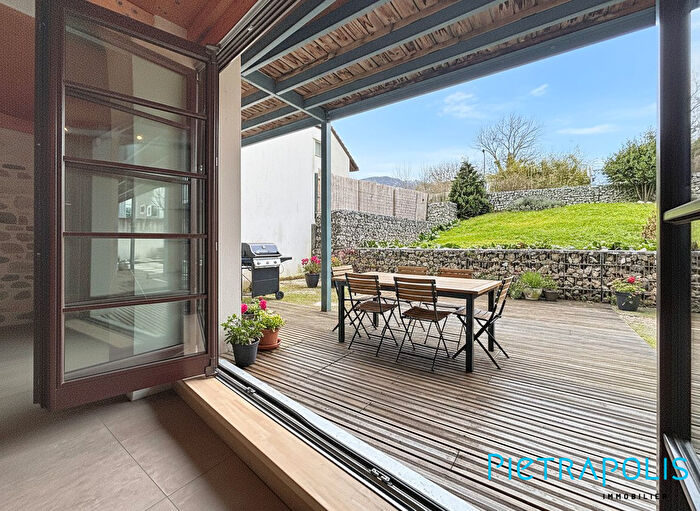 Maison à vendre - Saint-Genis-Pouilly - 5 pièces - 4 chambres