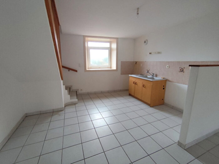 Maison à louer - Montournais - 3 pièces - 2 chambres