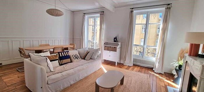 Appartement à louer - Louis Blanc-Aqueduc, Paris ème arrondissement - 3 pièces - 1 chambre