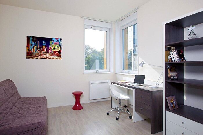 Appartement à louer - Centre Ville, Reims - 1 pièce