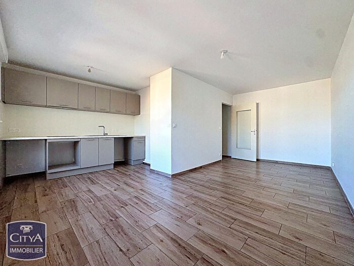 Appartement 2 pièces à vendre - Lucé, Centre-ville