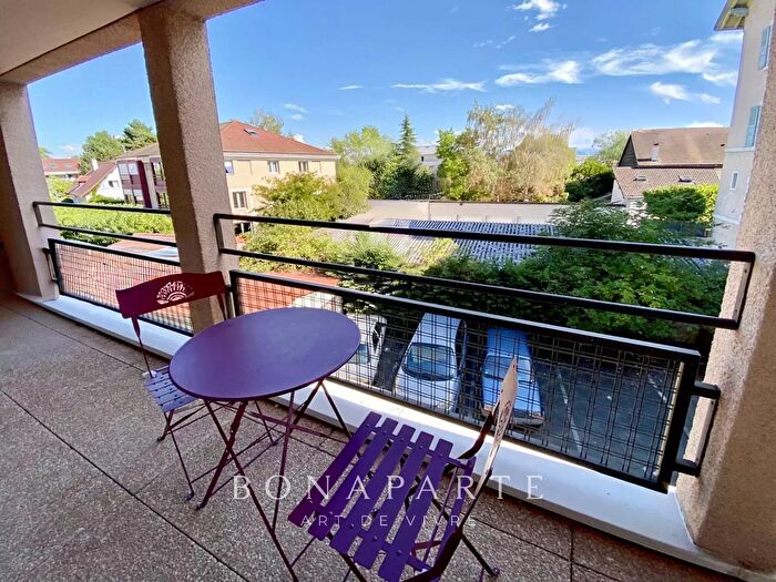 Ferney-Voltaire : Appartement 3 pièces à vendre
