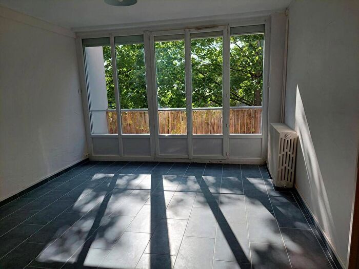 Appartement à louer - Fauconnet, Dijon - 3 pièces - 2 chambres