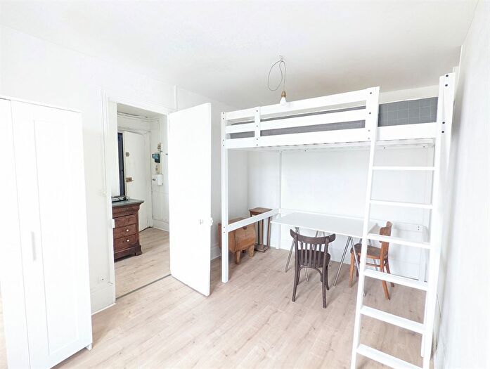 Paris 11ème, Belleville, Saint-Maur : Appartement 1 pièce à vendre