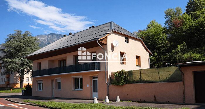 Maison 9 pièces à Ugine, à vendre