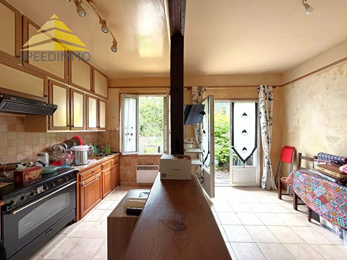 Mandres-les-Roses : Maison 2 pièces à vendre