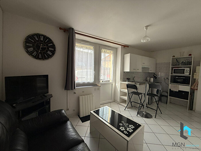 Coulombs : Maison 2 pièces à vendre