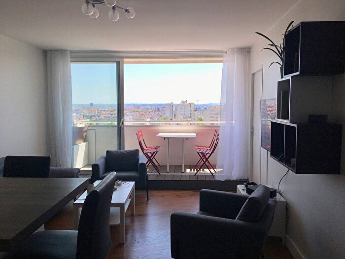 Appartement à louer - Charpennes-Tonkin, Villeurbanne - 5 pièces - 4 chambres