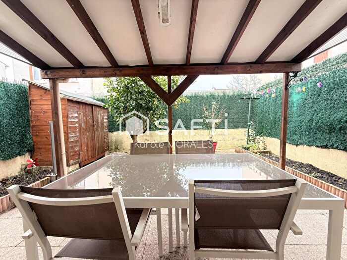 Maison à vendre - Saint-Cyprien, Village, Zone dActivité - 4 pièces - 3 chambres