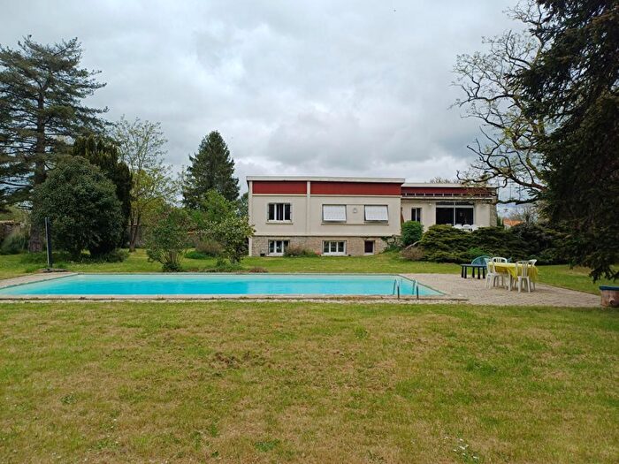 Maison à vendre - Magné - 7 pièces - 5 chambres