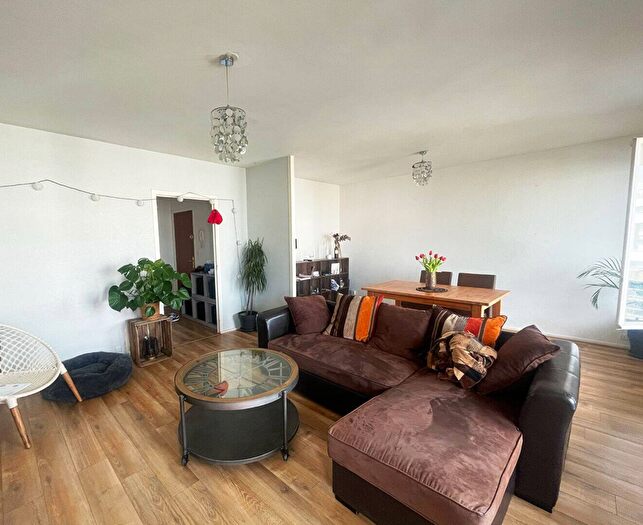 Appartement à louer - Bonnabaud, Clermont-Ferrand - 4 pièces - 3 chambres