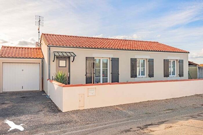 Maison à louer - Sainte-Gemme - 4 pièces - 3 chambres