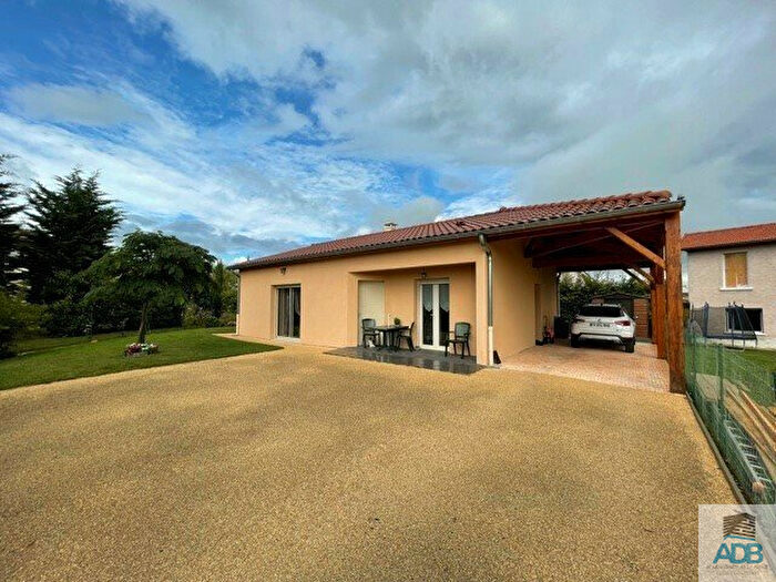 Maison à louer - Renaison - 4 pièces - 2 chambres