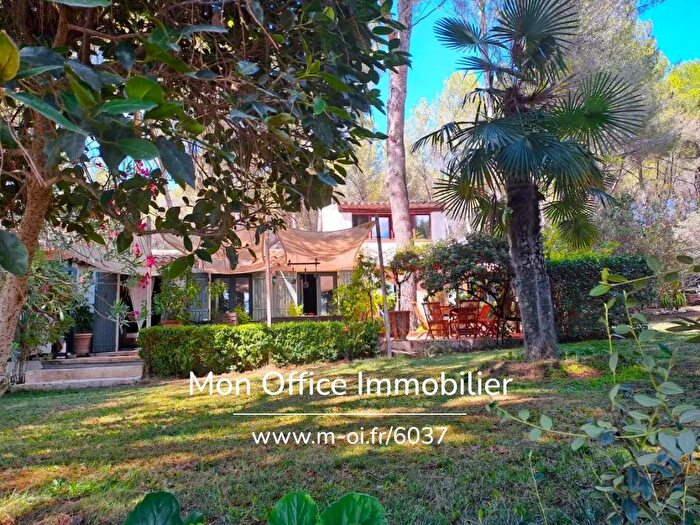 Maison à vendre - Ventabren - 7 pièces - 4 chambres